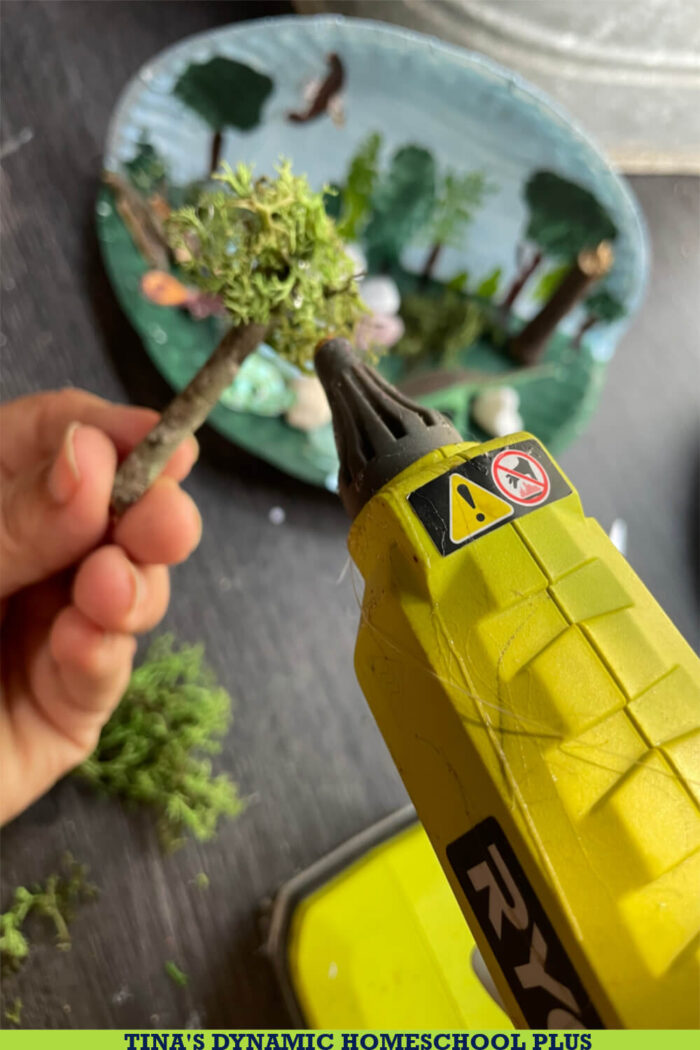 How to Make an Easy Wetlands Paper Plate Habitat Diorama